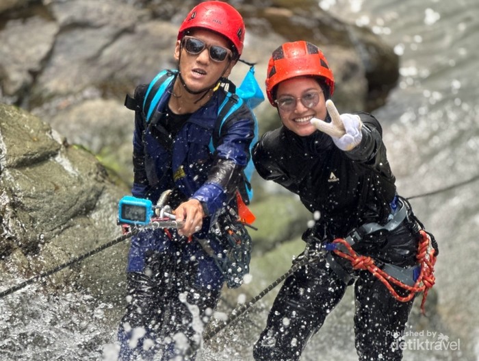 Sentul Punya Destinasi Shower Climbing, Awas Ketagihan!