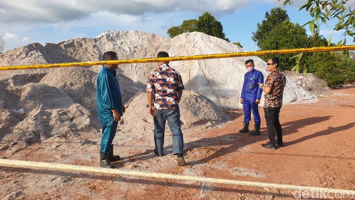 Penambang Pasir Ilegal di Batam Ditangkap, Alat Berat Disita Penambang Pasir Ilegal di Batam Ditangkap, Alat Berat Disita