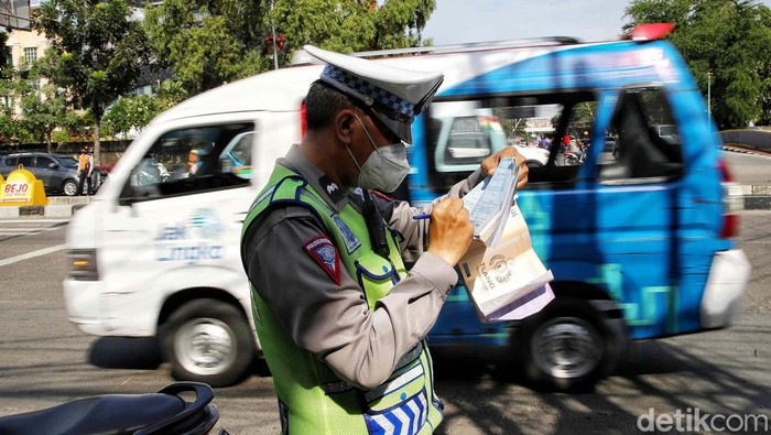 Surat 'Cinta' untuk Pengendara yang Terjaring Operasi Patuh Jaya