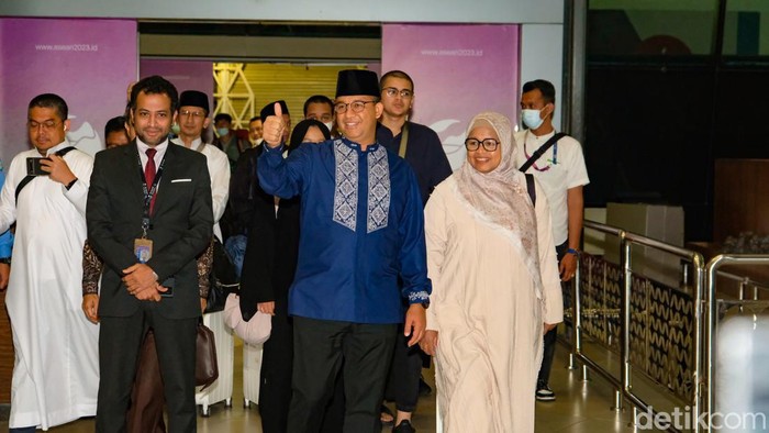 Pulang Haji, Anies Disambut Hangat AHY dan Pendukung Pulang Haji, Anies Disambut Hangat AHY dan Pendukung