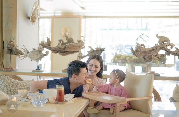 Shandy Aulia dan Suami Resmi Cerai, Intip Lagi Kenangan Makan Romantisnya