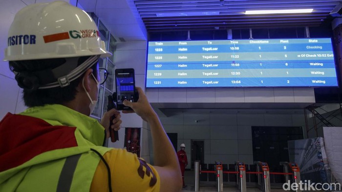 Potret Pembangunan Stasiun Kereta Cepat Halim yang Hampir Rampung