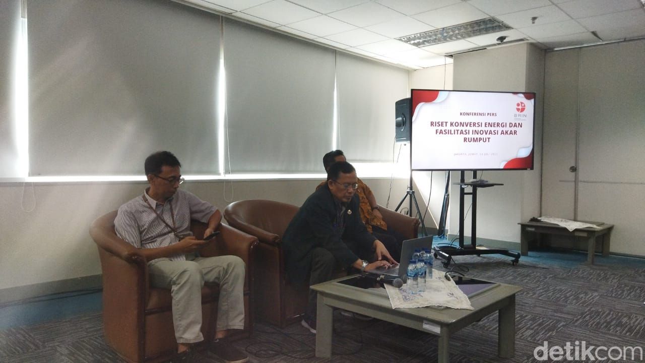 BRIN: Aryanto Misel Tak Mau Buka Nikuba, 'Penyulap' Air Jadi Bahan Bakar BRIN: Aryanto Misel Tak Mau Buka Nikuba, 'Penyulap' Air Jadi Bahan Bakar