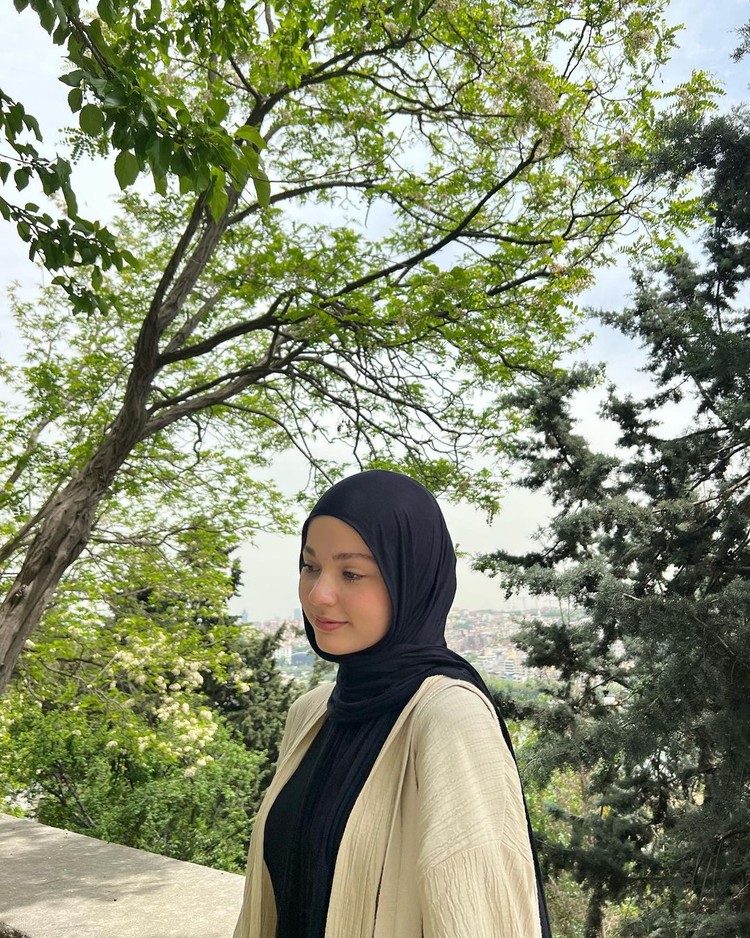 Profil Tugba Kiara, Dikabarkan Akan Menikah dengan YouTuber Fiki Naki Profil Tugba Kiara, Dikabarkan Akan Menikah dengan YouTuber Fiki Naki