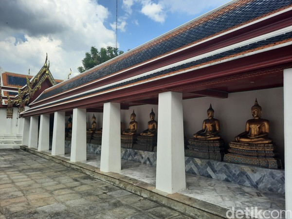 Potret Wat Pho, Kuil Tertua Thailand Simpan Patung Buddha Berbaring