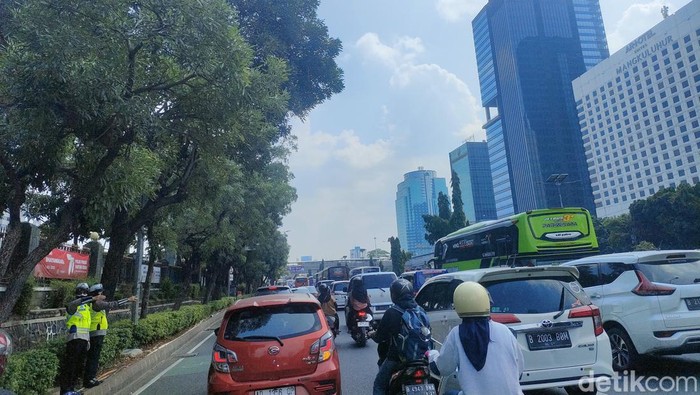 Jelang Apel Siaga Perubahan NasDem, Jl Gatsu Arah GBK Padat Jelang Apel Siaga Perubahan NasDem, Jl Gatsu Arah GBK Padat