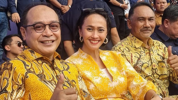 Elite Golkar Ungkap Alasan Hadir di Acara Apel Siaga Anies-Paloh Elite Golkar Ungkap Alasan Hadir di Acara Apel Siaga Anies-Paloh