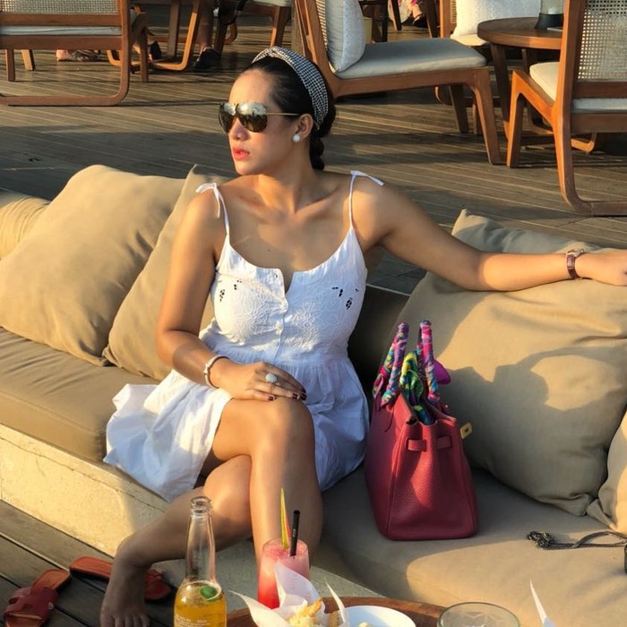 Shinta Bachir Saat Kulineran di Bali dan Nongkrong Cantik Bareng Sahabat