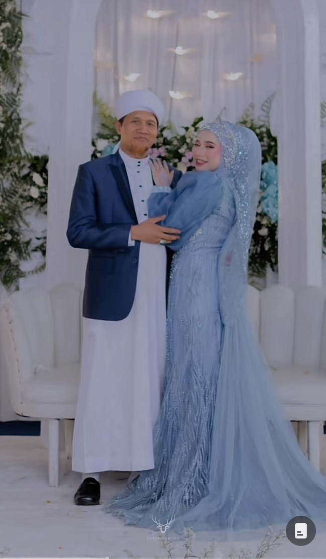 10 Foto Viral Suamiku Adalah Teman Ayahku, Pasutri Beda Usia 34 Tahun