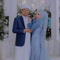 10 Foto Viral Suamiku Adalah Teman Ayahku, Pasutri Beda Usia 34 Tahun