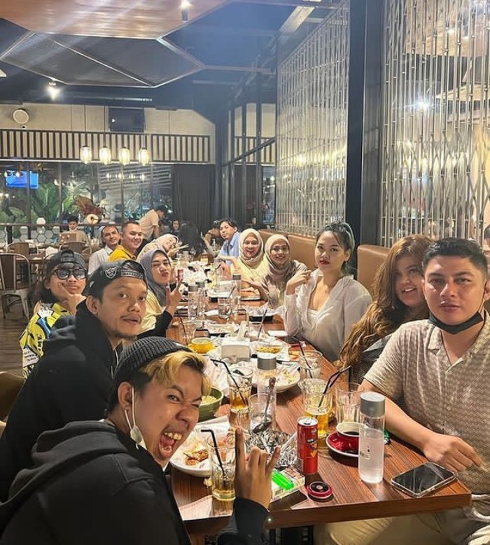 Kulineran Shindy Samuel, Selebgram yang Turun BB 34 Kg Usai Operasi ...