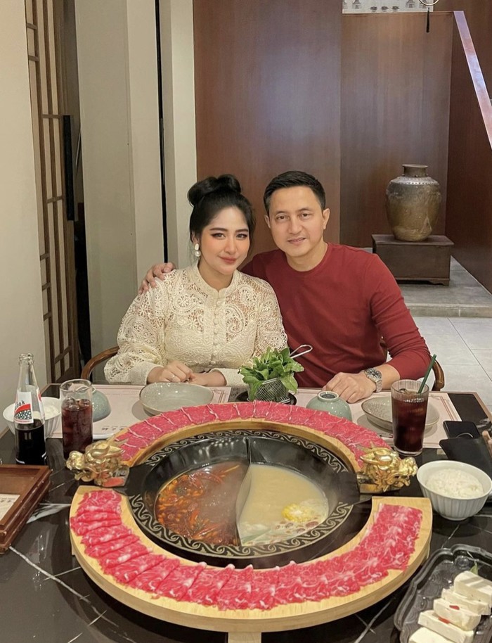 Cica Andjani, Istri Cantik Ricky Subagja yang Hobi Kulineran