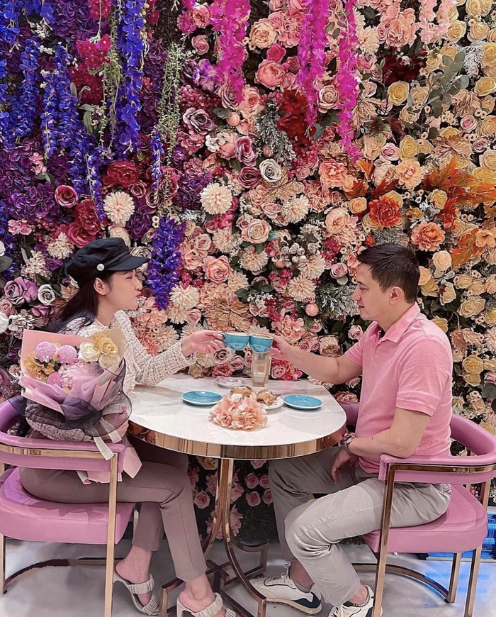 Cica Andjani, Istri Cantik Ricky Subagja yang Hobi Kulineran