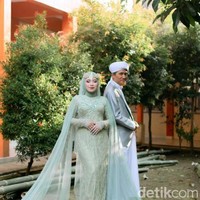 10 Foto Viral Suamiku Adalah Teman Ayahku, Pasutri Beda Usia 34 Tahun