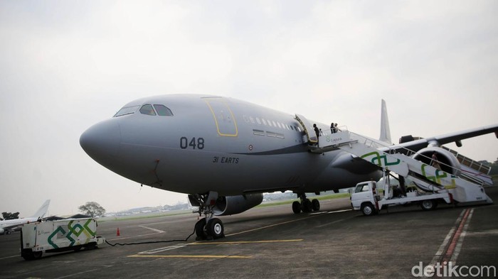 Jet Rafale dan Pesawat Tanker Prancis Mendarat di Bandara Halim