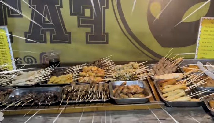 Catheez Dihujat Netizen, Ini Momennya Makan di Angkringan Bersama Yusuke