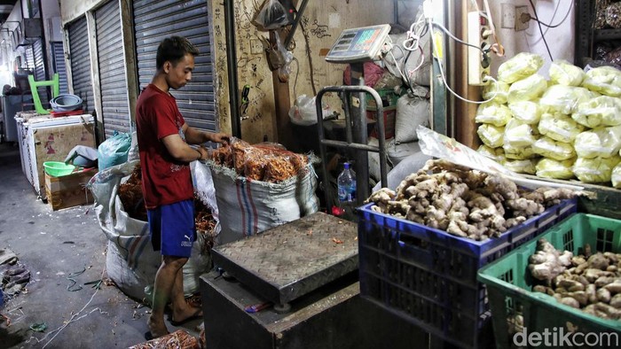 Kondisi Pedagang di Tengah Mangkraknya Revitalisasi Blok VI Pasar Senen