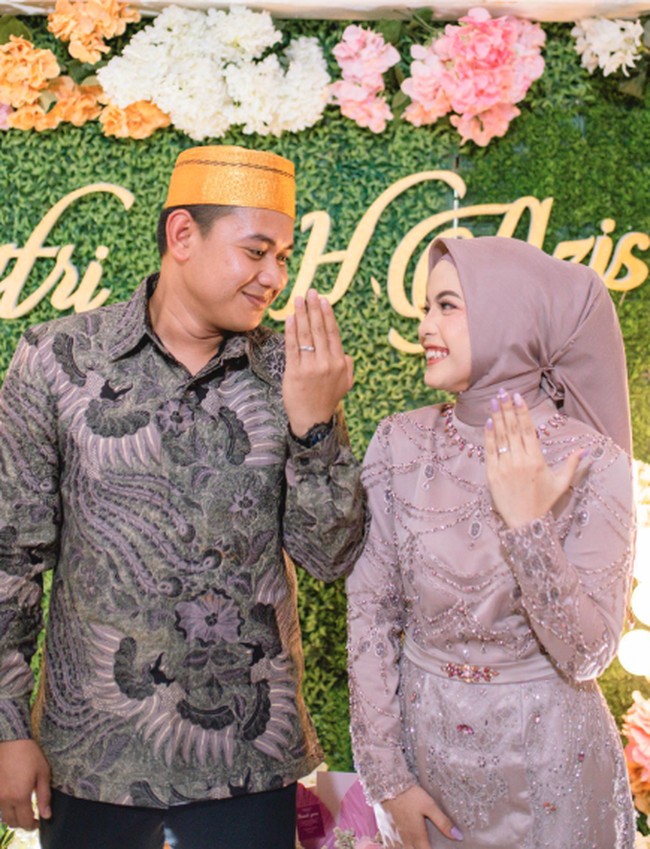 7 Foto Putri Isnari Dilamar dengan Uang Rp 2 M, Dulu Diejek Anak Tukang Becak