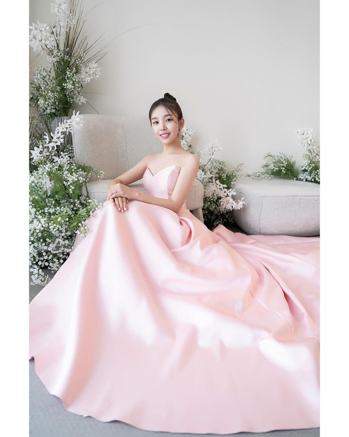 Cantiknya! 10 Foto Baek A Yeon Jelang Pernikahan