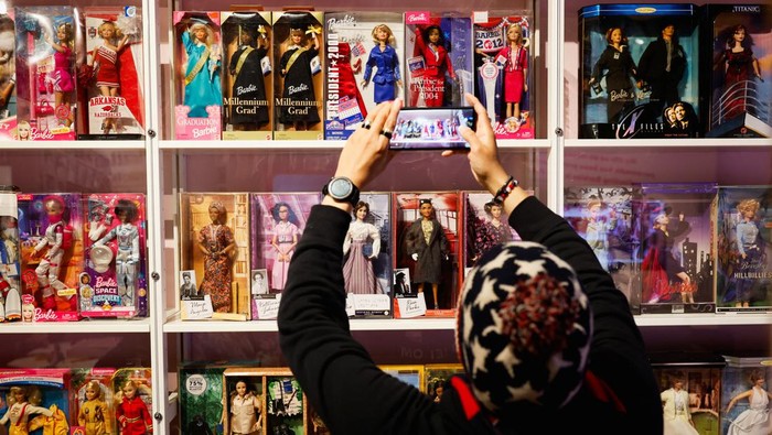 Kepincut 500 Koleksi Barbie di Museum Wellington