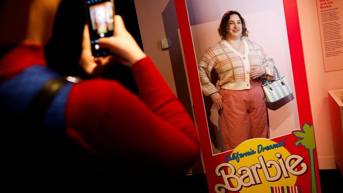 Kepincut 500 Koleksi Barbie di Museum Wellington