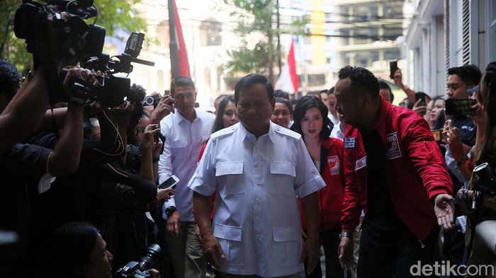 Momen Prabowo Sambangi Markas DPP PSI Momen Prabowo Sambangi Markas DPP PSI