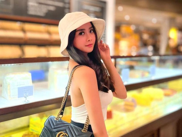 6 Penampilan Terkini Sherin Adiwilaga Usai Berhasil Defisit Kalori