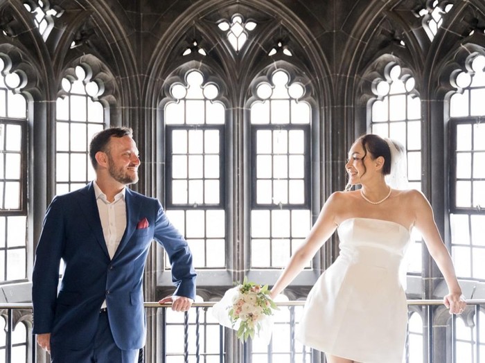 Happy Wedding! 12 Senyum Merekah Dewi Rezer dan Ethan Alrmk di Hari Bahagia