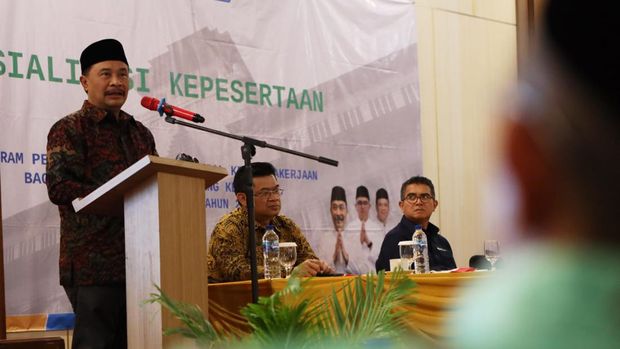 150 Ribu Guru Ngaji di Jabar Dapat Jaminan Sosial 150 Ribu Guru Ngaji di Jabar Dapat Jaminan Sosial