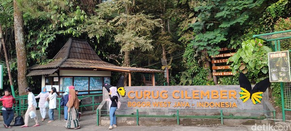 Potret Curug Cilember, Favoritnya Turis Arab