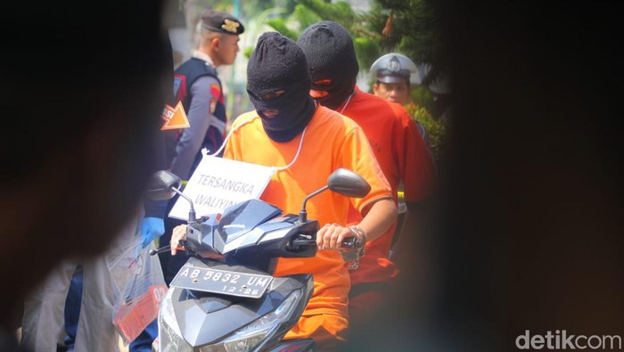 Potret Pelaku Waliyin dan Ridduan Jalani Rekonstruksi Mutilasi Redho Potret Pelaku Waliyin dan Ridduan Jalani Rekonstruksi Mutilasi Redho