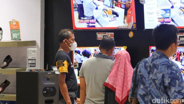 Heboh Transmart Full Day Sale di Jogja, Warga Serbu Barang Elektronik Heboh Transmart Full Day Sale di Jogja, Warga Serbu Barang Elektronik
