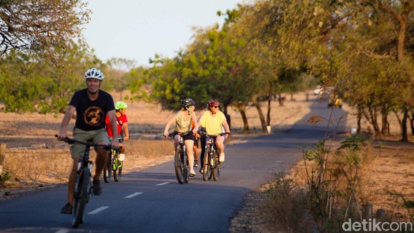 Senja Syahdu di Savana Baluran 'Africa Van Java'