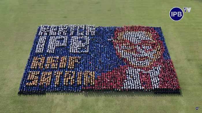 Momen Maba IPB Pecahkan Rekor Formasi 3D Tingkat Dunia