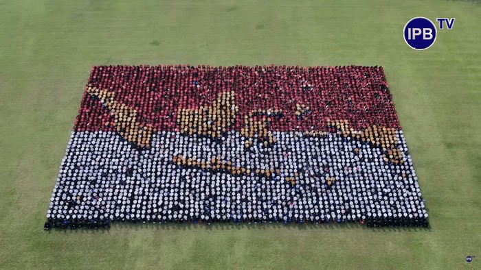 Momen Maba IPB Pecahkan Rekor Formasi 3D Tingkat Dunia