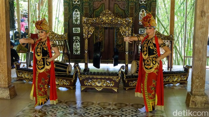 Taman Gandrung Terakota, 'Desa' 1.000 Patung Penari di Banyuwangi