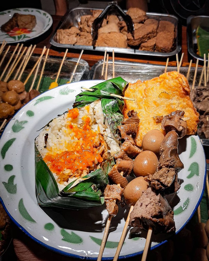 20 Angkringan dengan Menu Murah Meriah Ada di Sini!