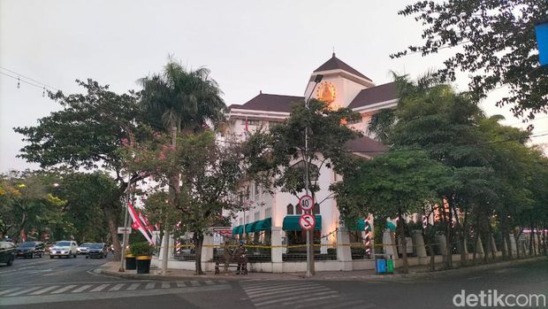 Sengkarut Gedung Wismilak Surabaya 7 Jam Digeledah Berakhir Disita Polda Sengkarut Gedung Wismilak Surabaya 7 Jam Digeledah Berakhir Disita Polda