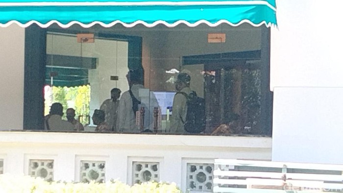 Polda Jatim Geledah Gedung Wismilak Surabaya! Polda Jatim Geledah Gedung Wismilak Surabaya!