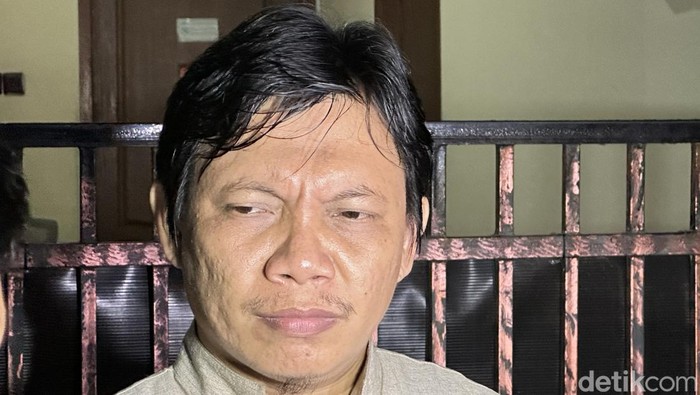 Ketua RT Ungkap Keseharian Karyawan KAI Terduga Teroris di Bekasi Ketua RT Ungkap Keseharian Karyawan KAI Terduga Teroris di Bekasi