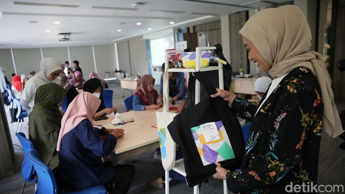 Mengintip Pelatihan Mengubah Sampah Jadi Barang Bernilai