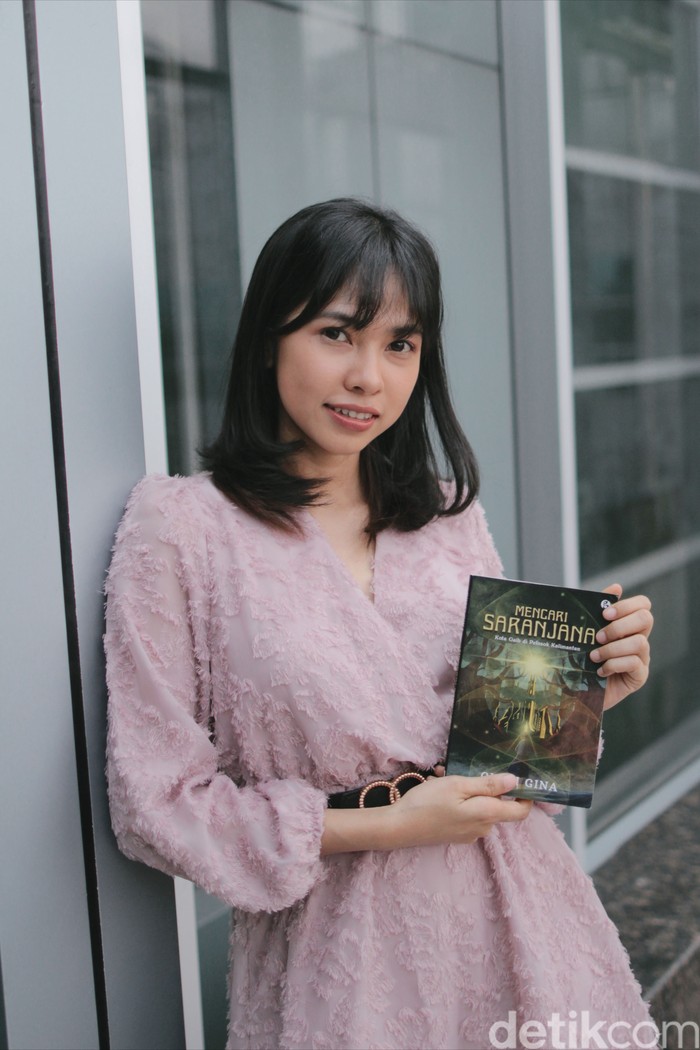 7 Potret Gusti Gina, Sosok YouTuber yang 'Mencari Saranjana'