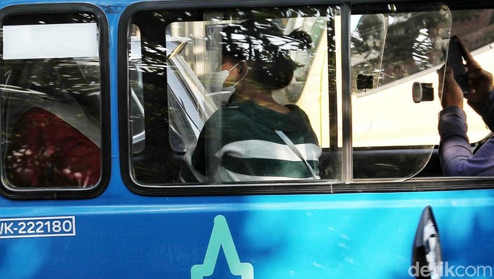 Potret Warga Jakarta Lawan Polusi Udara yang Bikin 'Engap' Potret Warga Jakarta Lawan Polusi Udara yang Bikin 'Engap'