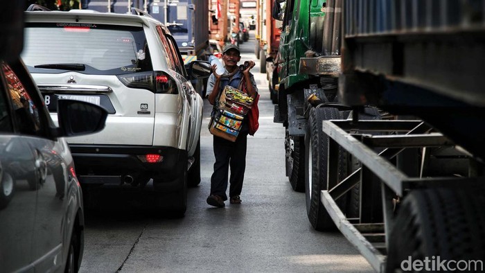Potret Warga Jakarta Lawan Polusi Udara yang Bikin 'Engap' Potret Warga Jakarta Lawan Polusi Udara yang Bikin 'Engap'