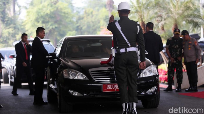 Pakai Baju Adat Tanimbar Maluku Jokowi Tiba Di Sidang Tahunan Mpr