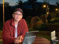 Ivan Gunawan Sebut Ruben Onsu Lagi Fallin In Love