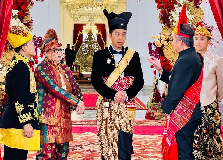 Detail Dan Makna Baju Adat Raja Solo Jokowi Di Hut Ke 78 Ri