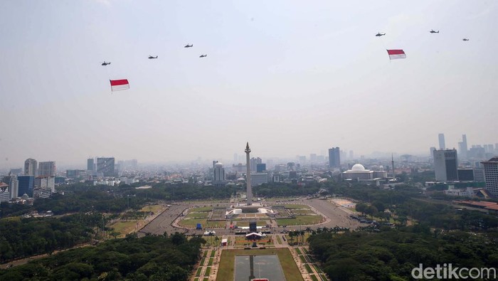 Parade dan Atraksi Pesawat Meriahkan HUT ke-78 RI Parade dan Atraksi Pesawat Meriahkan HUT ke-78 RI