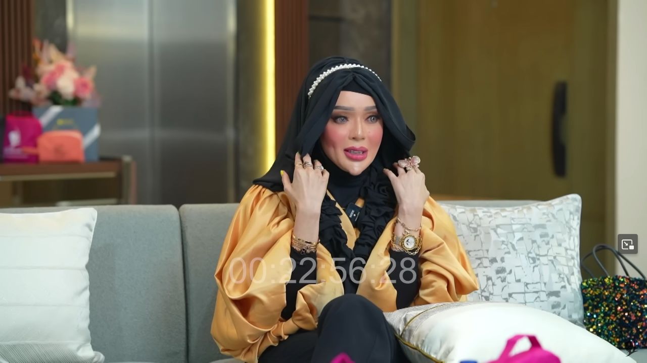 Kisah Yuni Jasmine, PNS Viral bak Barbie Berdagu Lancip, Bikin Netizen ... Kisah Yuni Jasmine, PNS Viral bak Barbie Berdagu Lancip, Bikin Netizen ...
