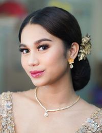Foto: Penampilan Cantik Azizah Salsha Saat Dinikahi Pesepak Bola ...
